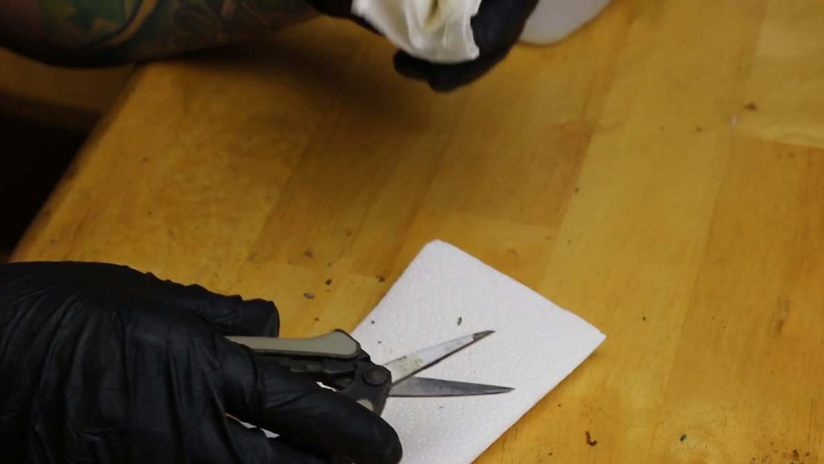 How Clean your trimming scissors and make Scissor Hash - School of Hard ...